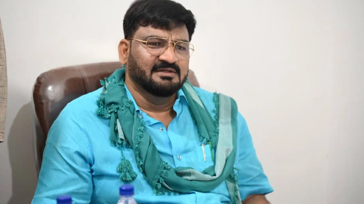 Information News | All About Hafizul Hasan Whose 'Shariat First, Then ...