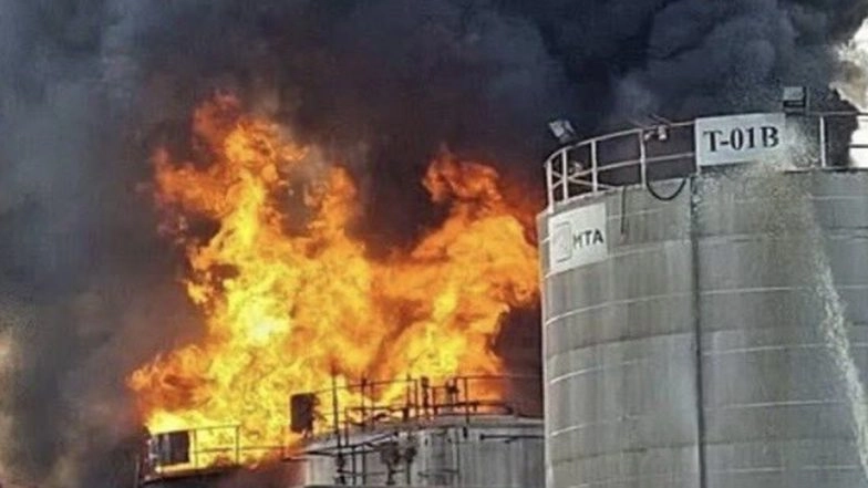 Iran Port Blast: Massive Explosion at Shahid Rajaei Port Possibly ...