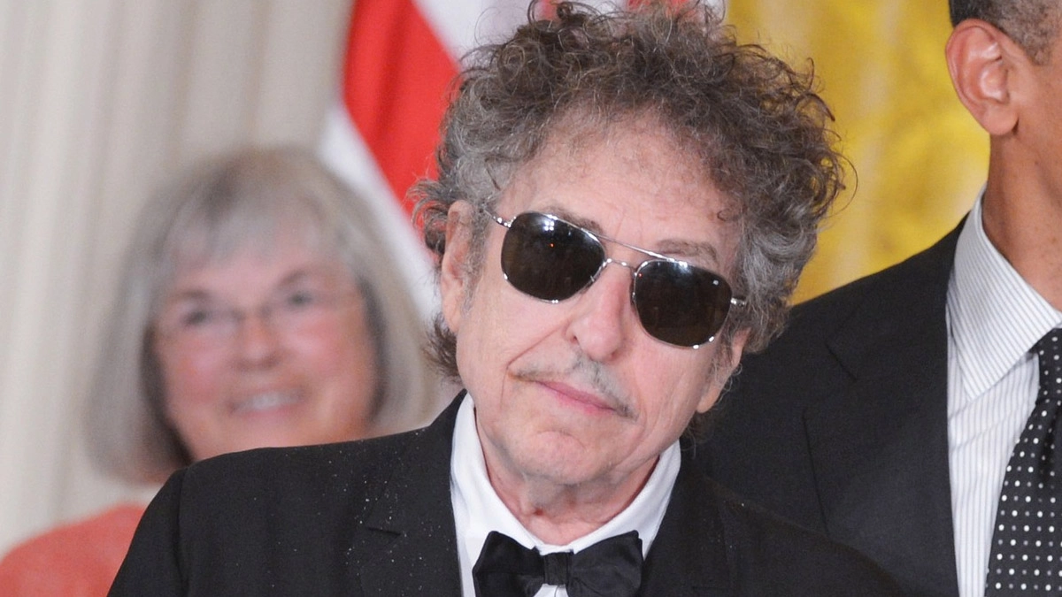 Bob Dylan, American singer-songwriter | May 24 Celebrity Birthdays ...