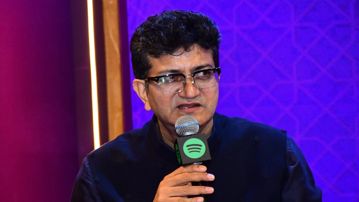Bollywood News | Prasoon Joshi Says Languages Are Binding Factor in ...