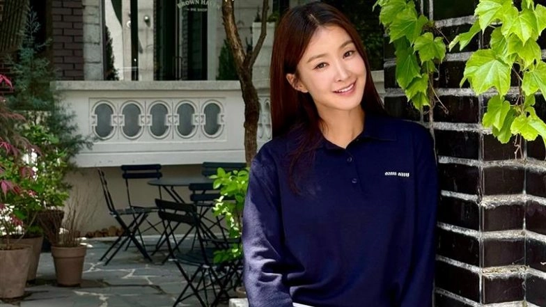 ‘Couldn’t Discard the Embryo’: K-Drama Actress Lee Si Young Announces ...