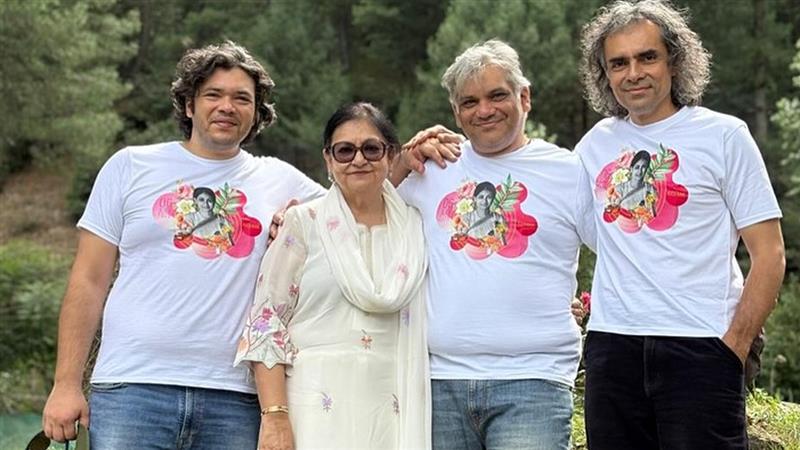 Bollywood News | ‘Rockstar’ Director Imtiaz Ali Celebrates Mother’s ...