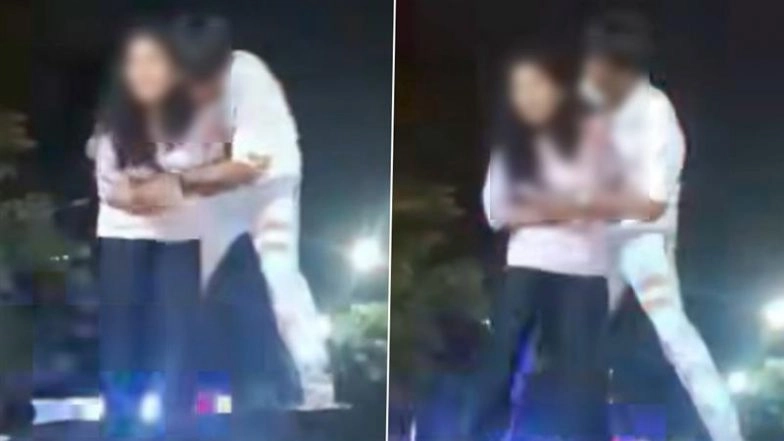 Kota: Couple Climbs Onto Police Vehicle, Performs Obscene Acts in Rajasthan; Video Goes Viral ...