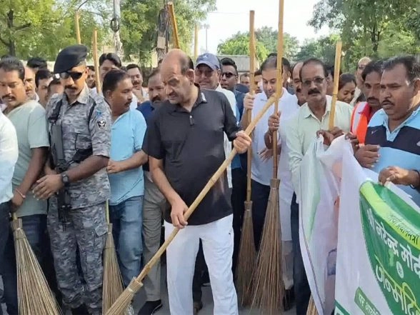 India News | Lok Sabha Speaker Om Birla Participates in Cleanliness ...