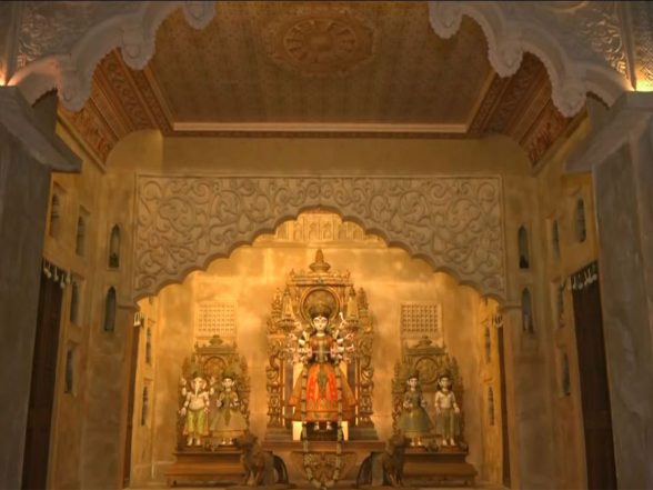Entertainment News | Durga Puja 2025: Behala Nutan Dal Recreates ...