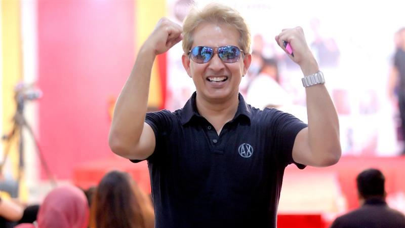 India News | Celebrity Hairstylist Javed Habib, Family and Associates ...