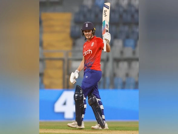 Sports News | Skipper Nat Sciver-Brunt 10 Runs Short of Becoming ...