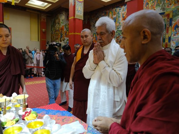India News | J-K LG Manoj Sinha Reaches Russia to Bring Back Holy ...