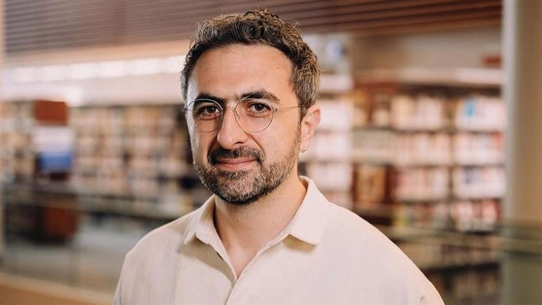 Mustafa Suleyman Warning: Microsoft AI CEO Says Hundreds of Billions ...