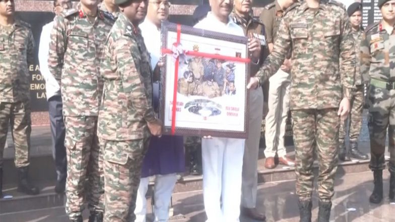 India News | Vijay Diwas Observed at Albert Ekka War Memorial in ...
