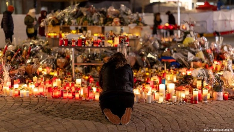 'Charlie Hebdo' Cartoon on Swiss Fire Tragedy Sparks Outrage | LatestLY