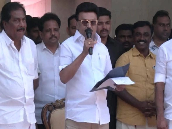 India News | Tamil Nadu CM Announces Government Job for Top Jallikattu ...