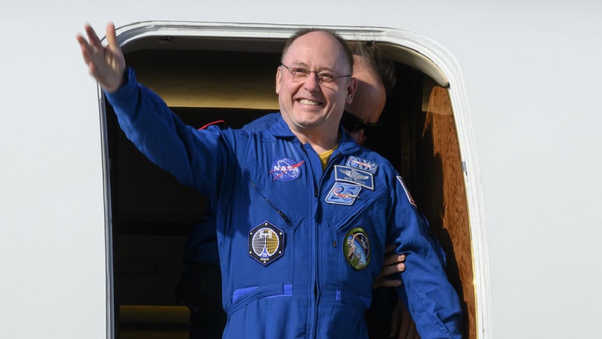 Agency News | SpaceX Crew-11 Cuts ISS Mission Short Due to Medical ...